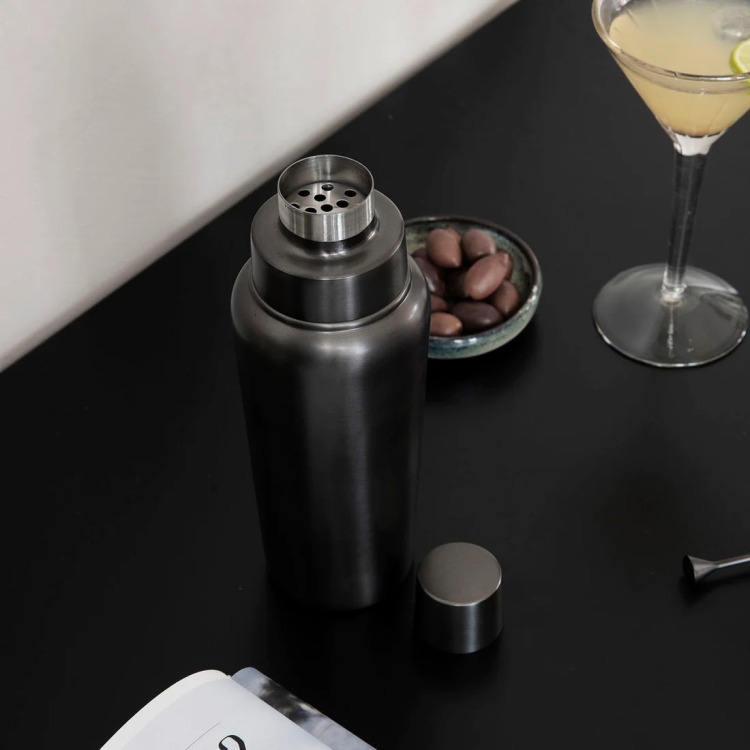 Nerezový shaker Grunge Grey 700 ml | Elarte